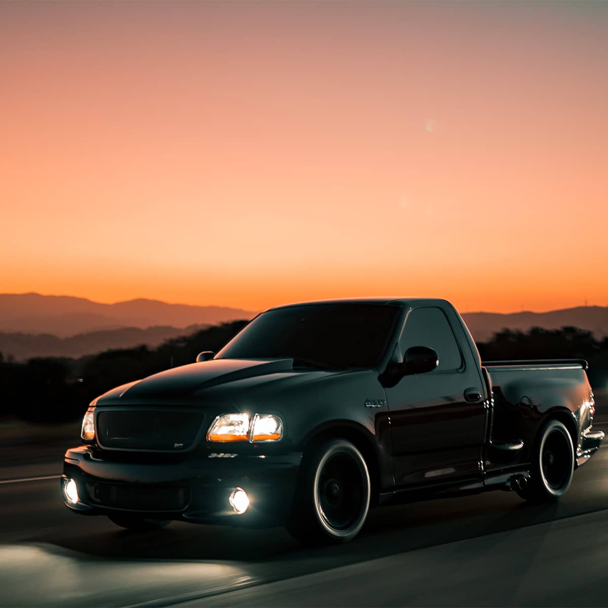 Black Modified Ford F150 SVT Lightning With Custom Upgrades - Specs&Mods