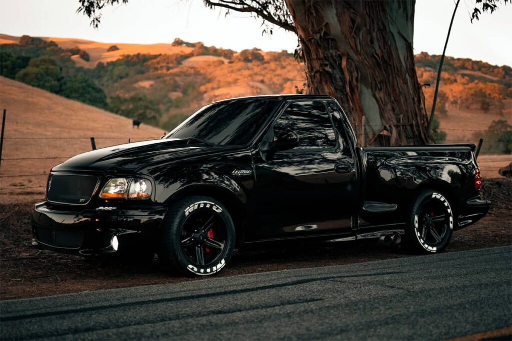 Black Modified Ford F150 SVT Lightning With Custom Upgrades - Specs&Mods