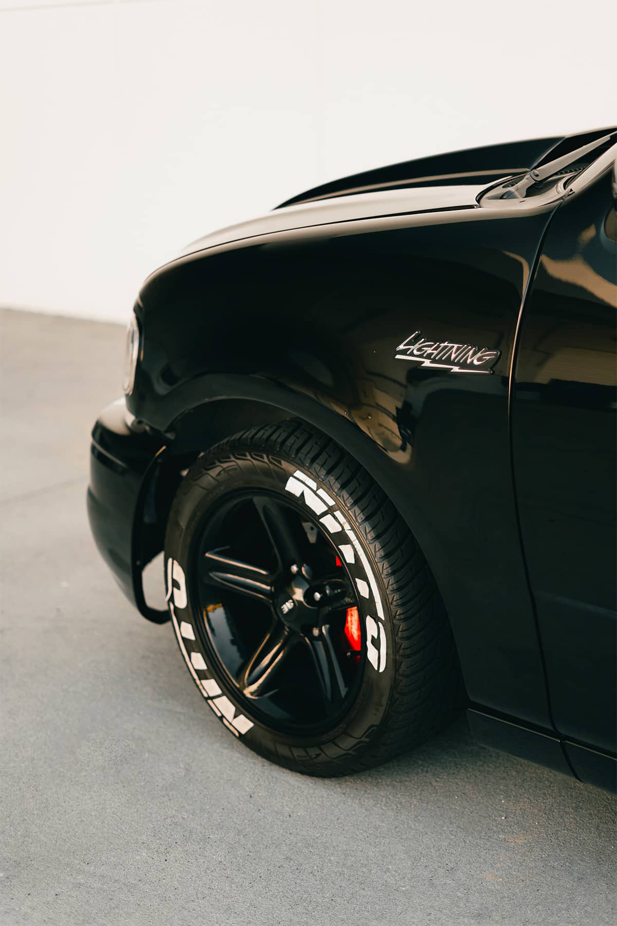 Black Modified Ford F150 SVT Lightning With Custom Upgrades - Specs&Mods