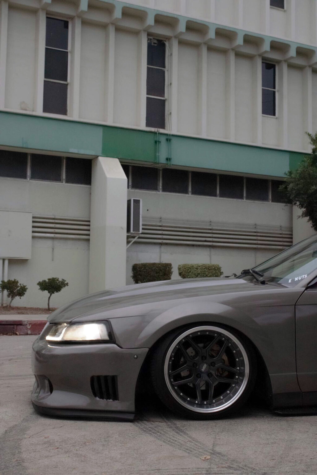 Bagged New Edge Ford Mustang on Airlift 3P Air Suspension