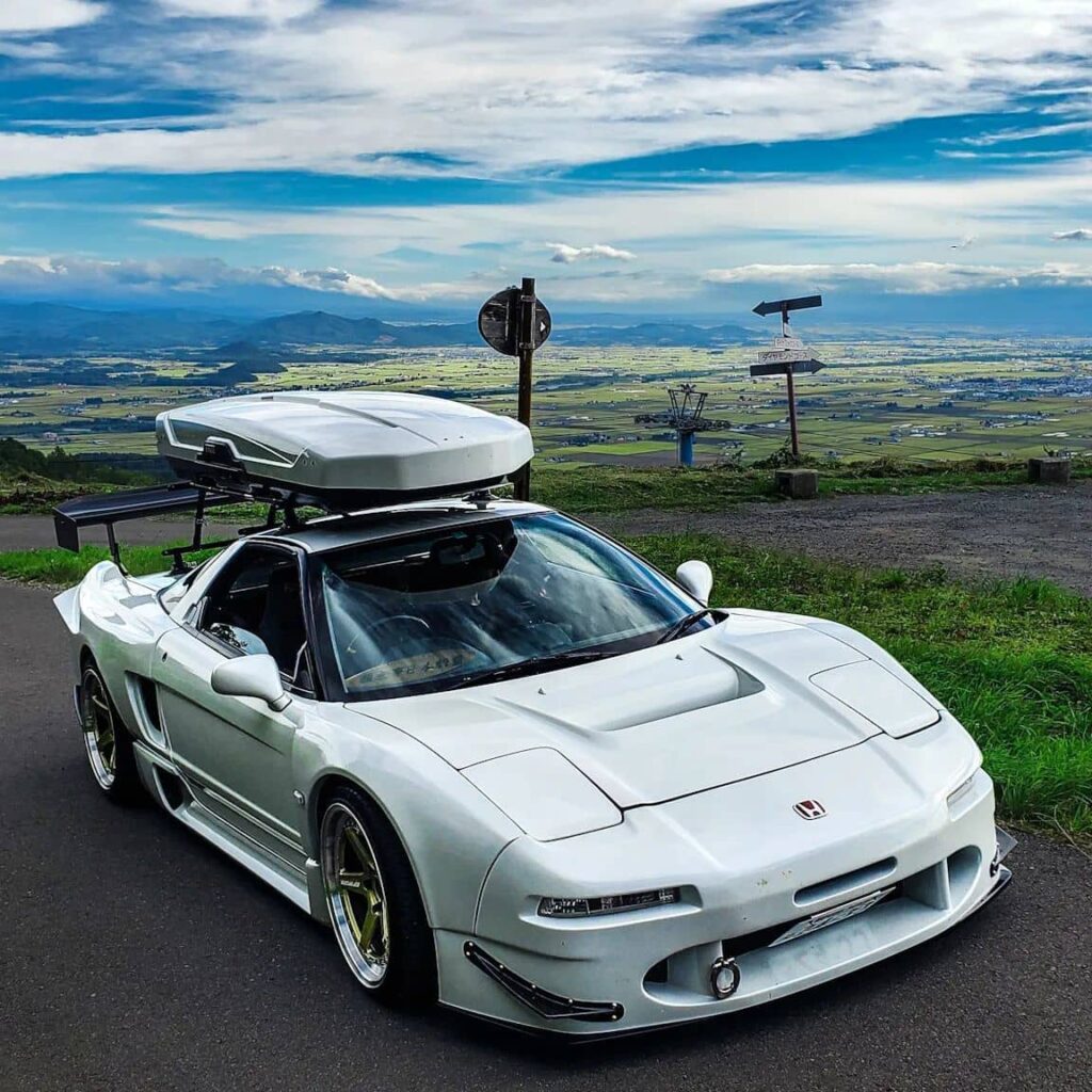 Modified HONDA NSX With a Roof Cargo Box for Camping in Japan