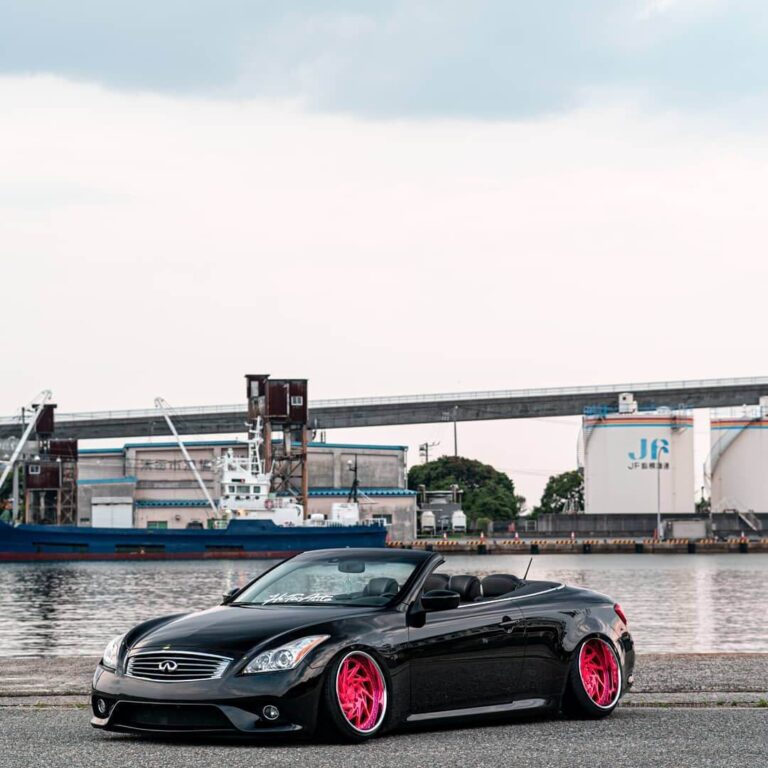 Modified Infiniti G37 Coupe With Custom Body Kit