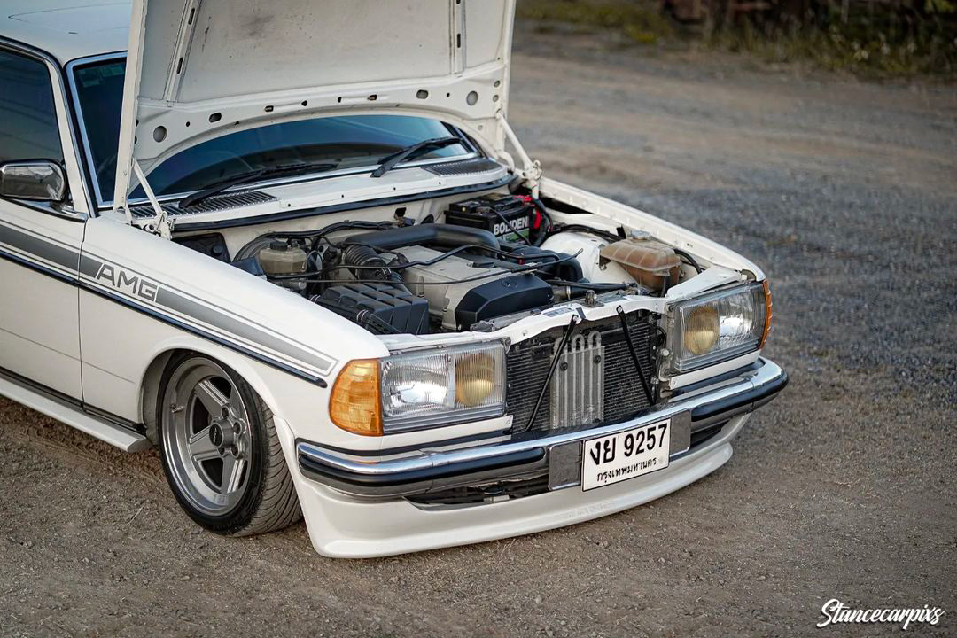 Bagged Mercedes W123 Coupe With AMG Body Kit - Specs&Mods