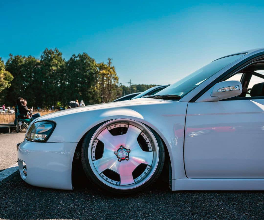 Slammed Subaru Legacy B4/BE With a Huge Camber & Air Suspension