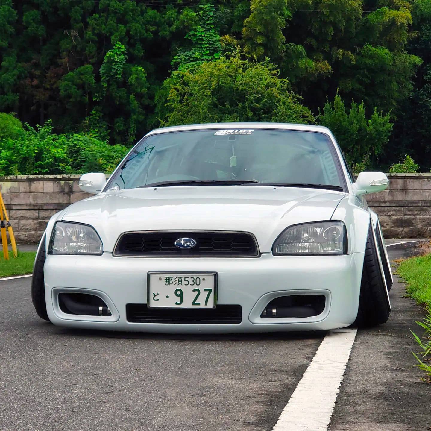 Slammed Subaru Legacy B4/BE With a Huge Camber & Air Suspension