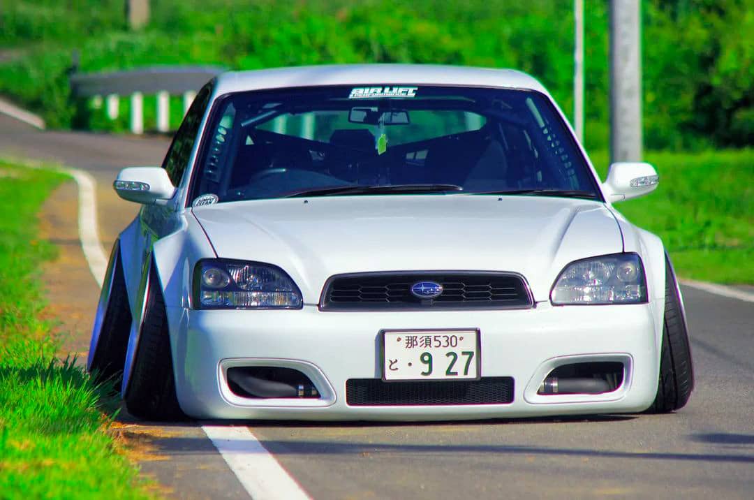 Slammed Subaru Legacy B4/BE With a Huge Camber & Air Suspension